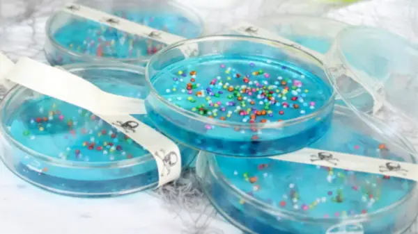 Science party ideas – I Heart Kiddies Parties